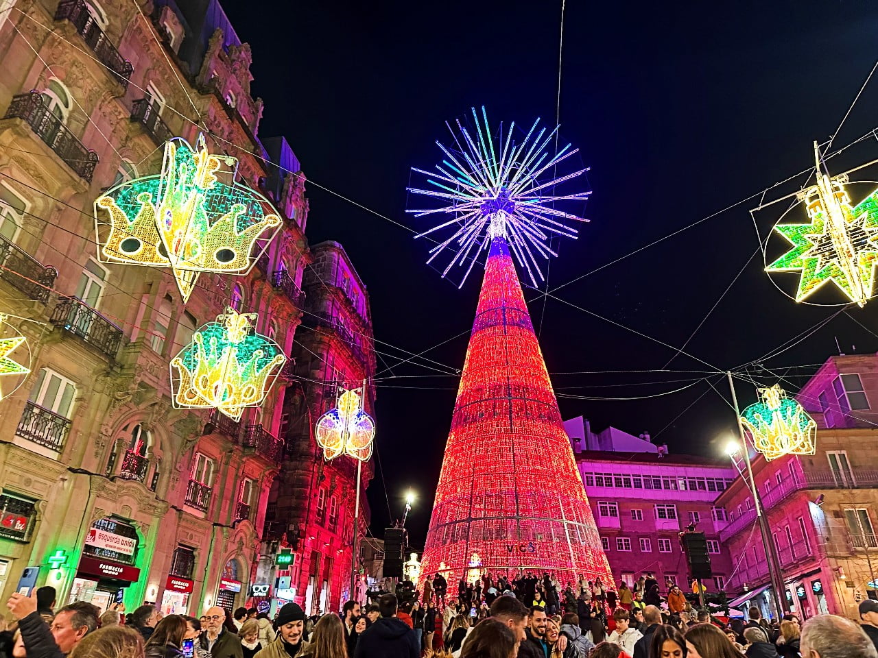 Luces de Navidad de Vigo 2024 -2025: QUÉ VER, guía completa🎄